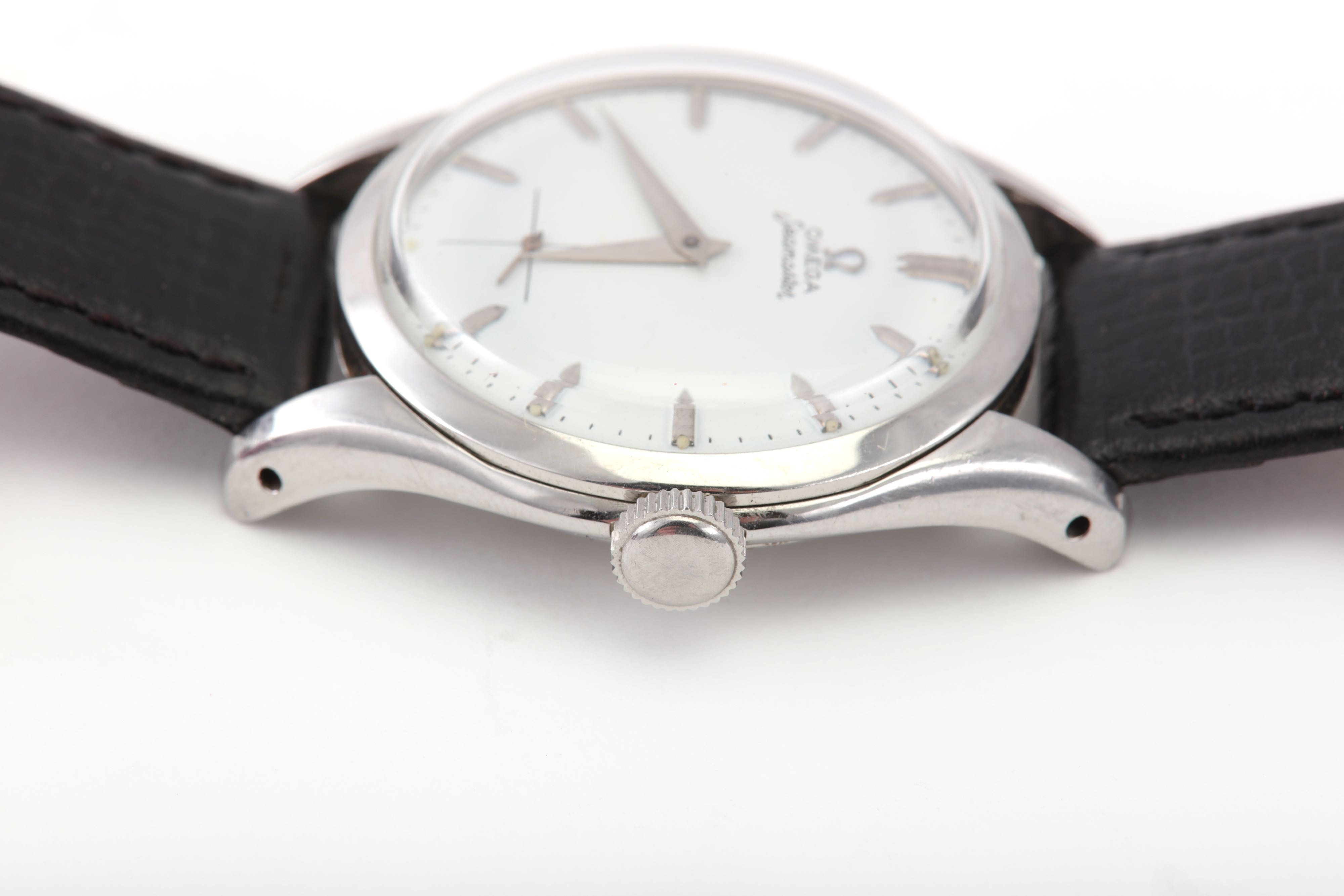 Lot 298 - OMEGA. A GENTS STAINLESS STEEL MANUAL WIND