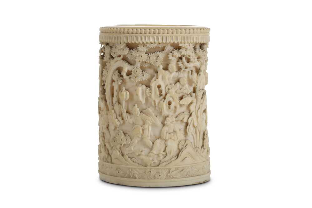 Lot 65 - A CHINESE IVORY BRUSH POT, BITONG. Late Qing