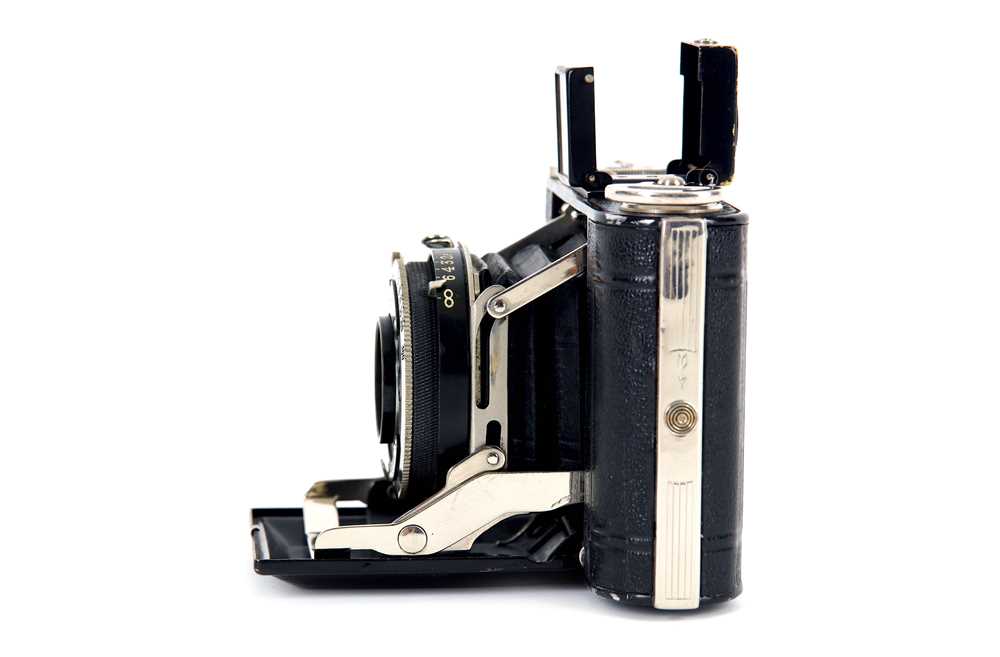 Lot 44 - A Nagel Vollenda No.48 Folding Camera Serial
