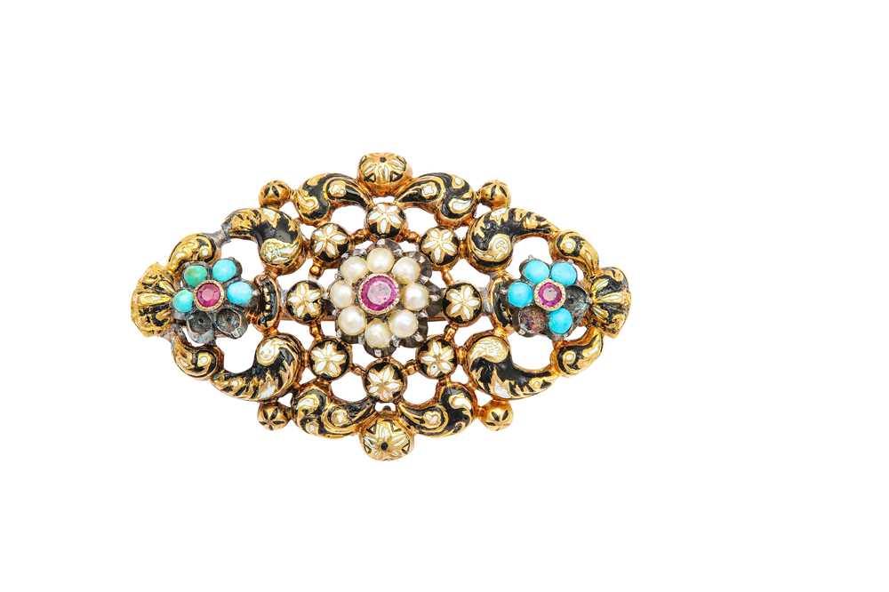 Lot 85 - A 19th century enamel brooch Of scrolling