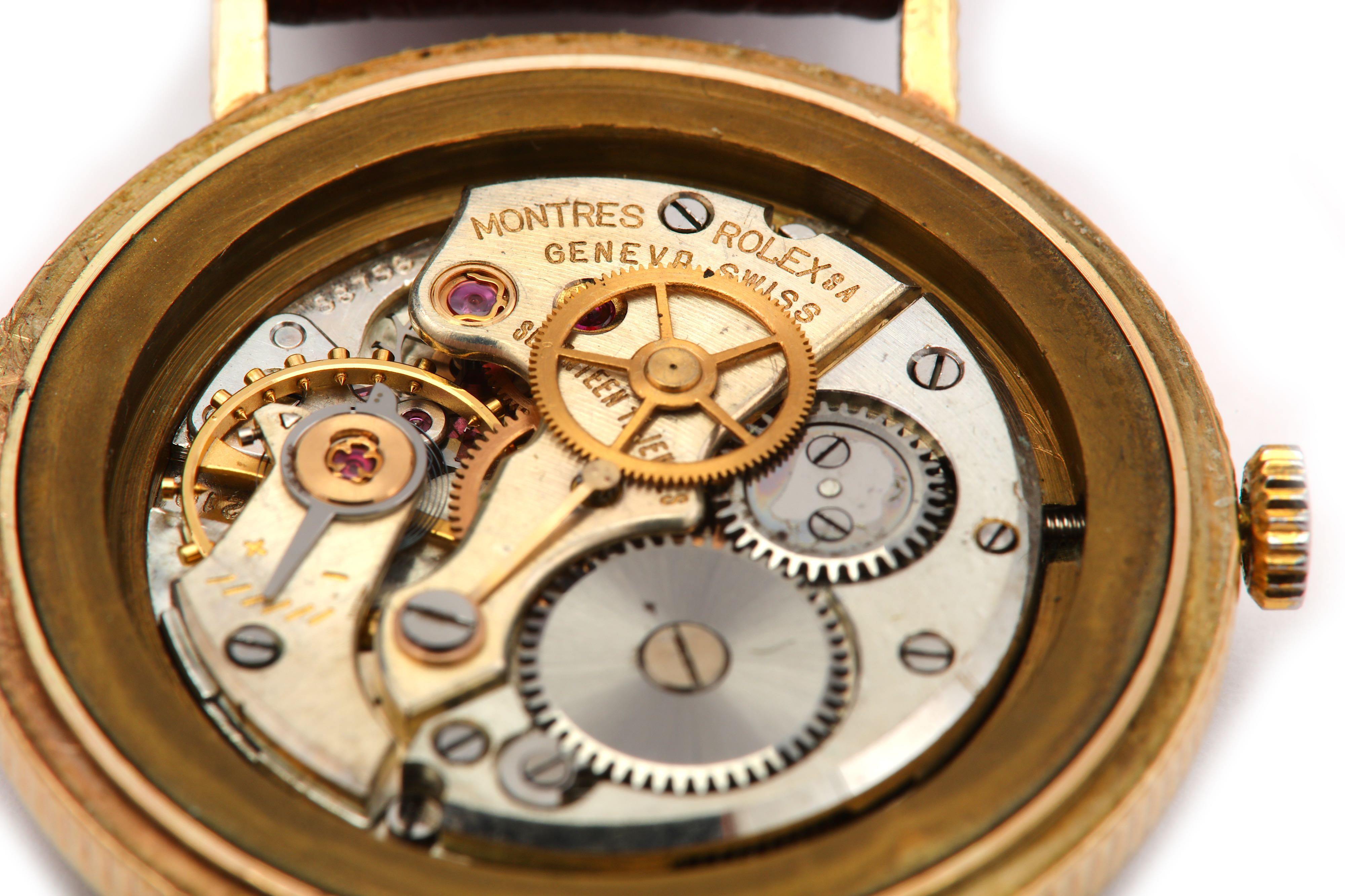 Lot 10 - ROLEX. A MENS 9K YELLOW GOLD COIN EDGE MANUAL