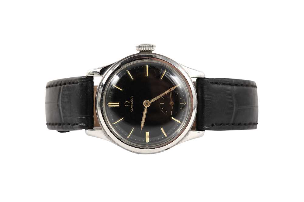 Lot 636 - OMEGA. A STAINLESS STEEL MANUAL GENTS