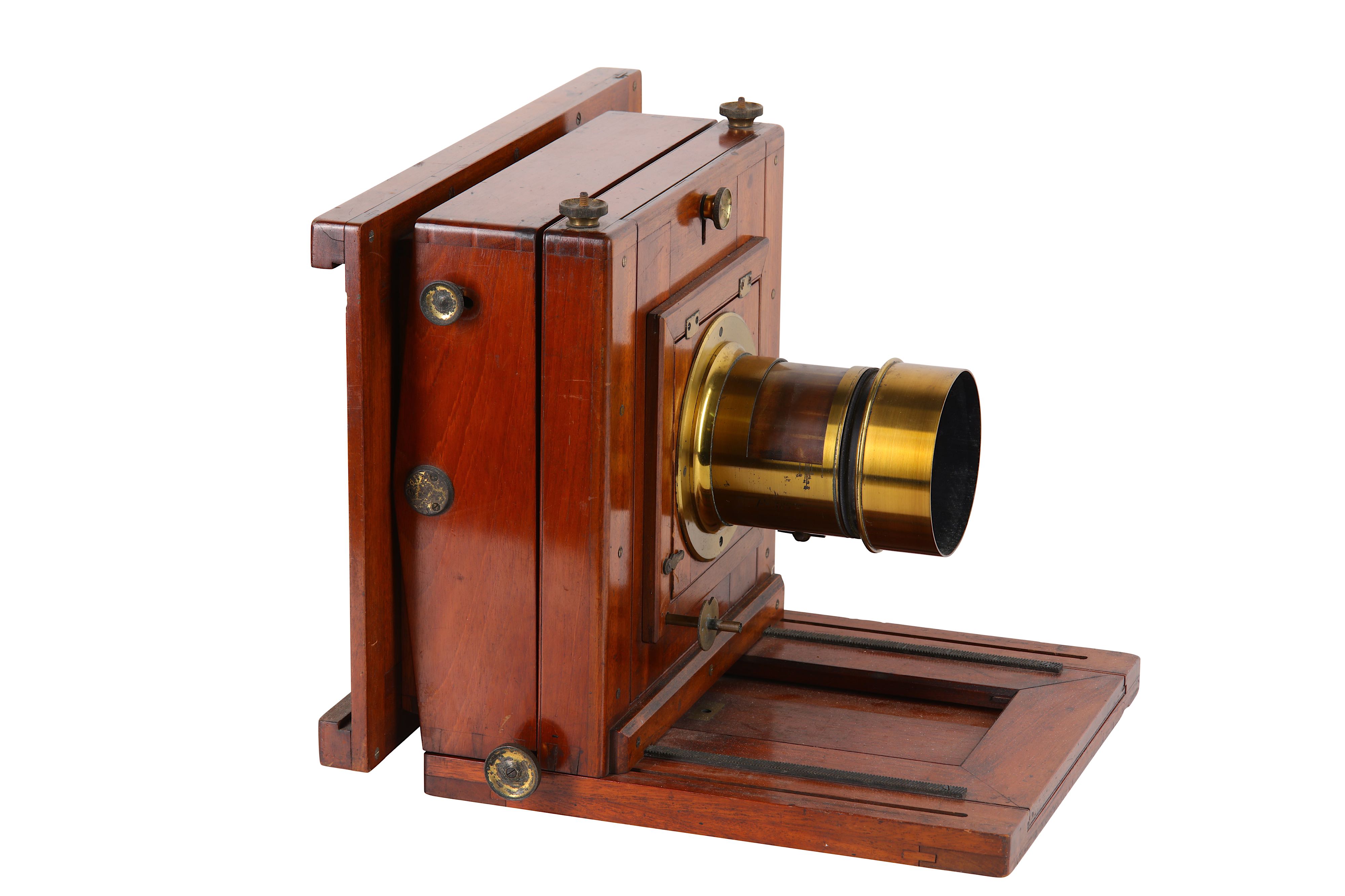 Lot 133 - A Whole Plate Mahogany Studio Camera with